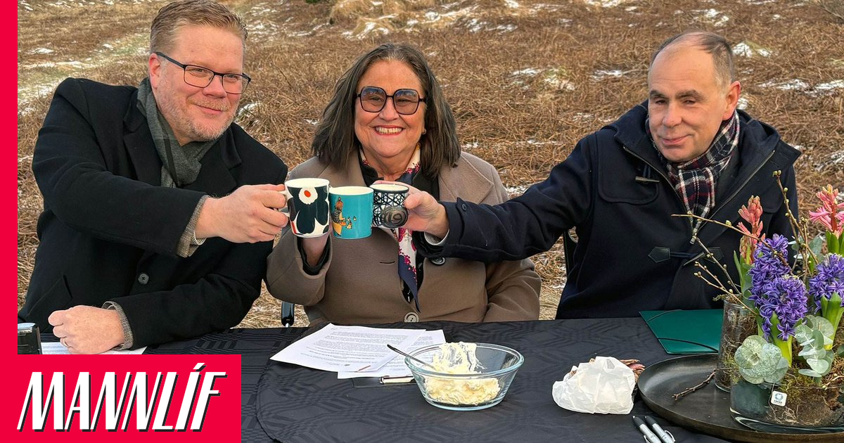 Skálað í rjúkandi heitu súkkulaði með rjóma